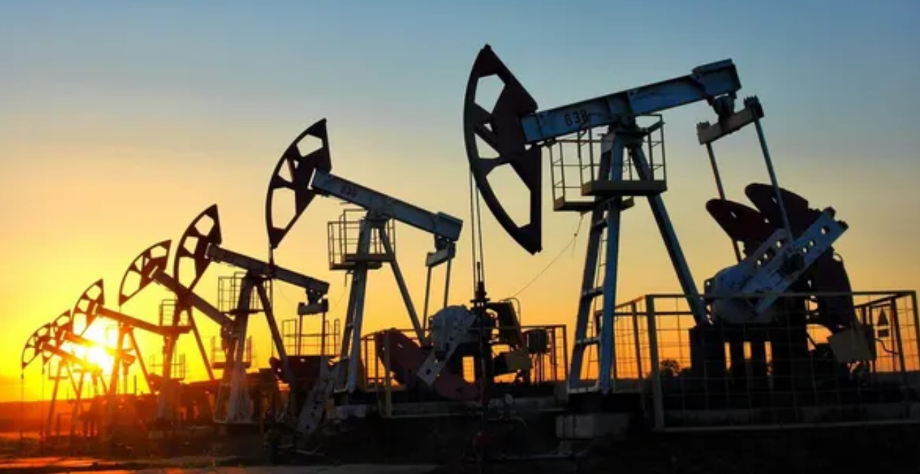 Giá dầu Brent bất ngờ giảm mạnh so với giá dầu Trung Đông